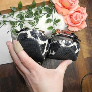 Stuart Weitzman | Shoes | Stuart Weitzman Clipper Giraffe Print Wedge ...